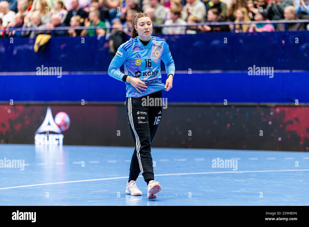 Barbara Zima (KGHM MKS Zaglebie Lubin, #16) GER, HSG Blomberg-Lippe ...