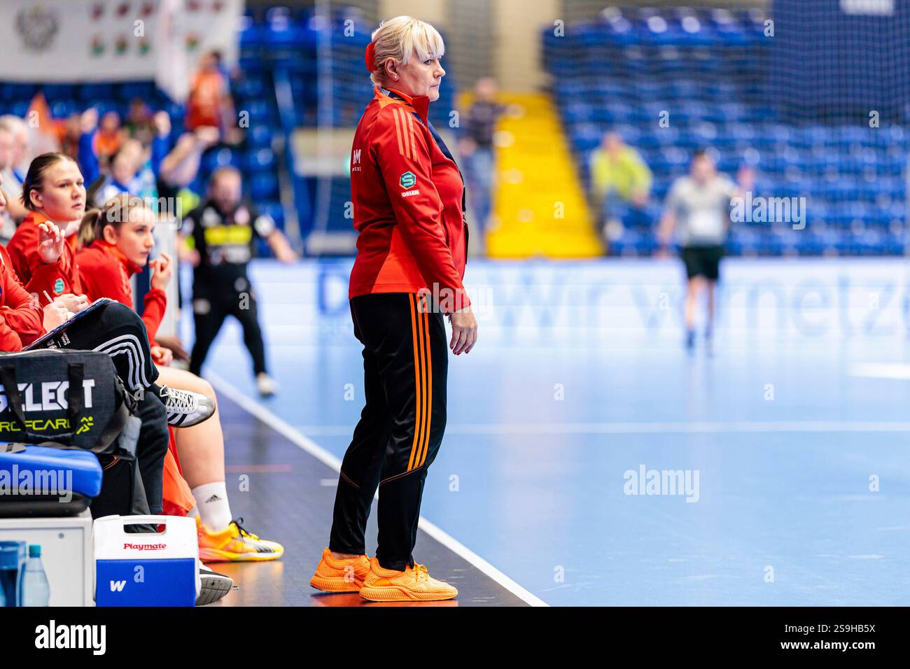 Bozena Karkut (KGHM MKS Zaglebie Lubin, Trainerin) ist enttaeuscht ...