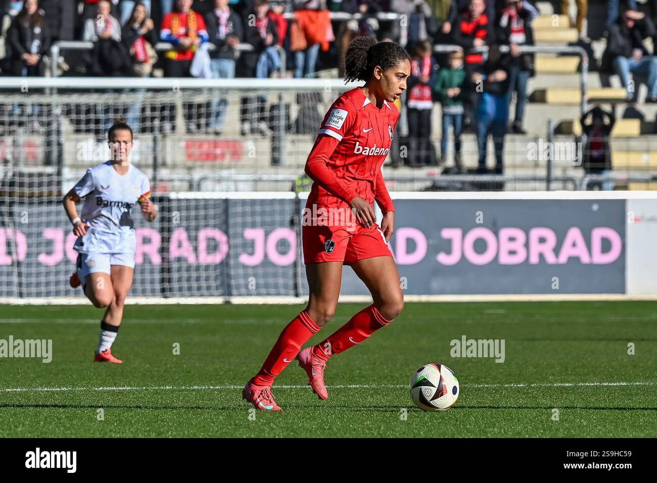 Cora Zicai (SC Freiburg Frauen, #28) GER, SC Freiburg - Bayer 04 Leverkusen, Frauen-Fussball ...