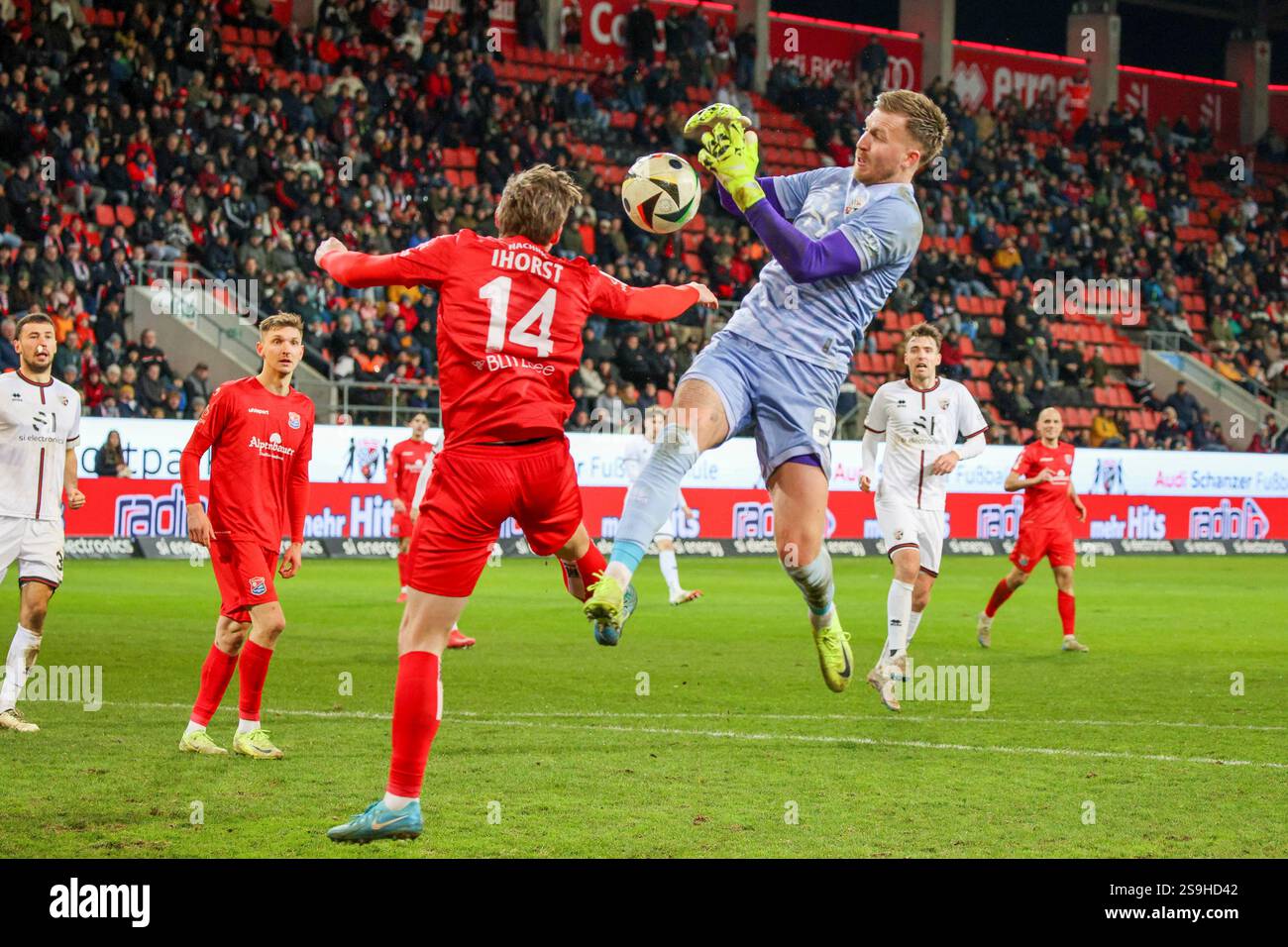 Neuzugang Torwart Pelle Boevink (FC Ingolstadt 04, Nr.26) rettet gegen ...