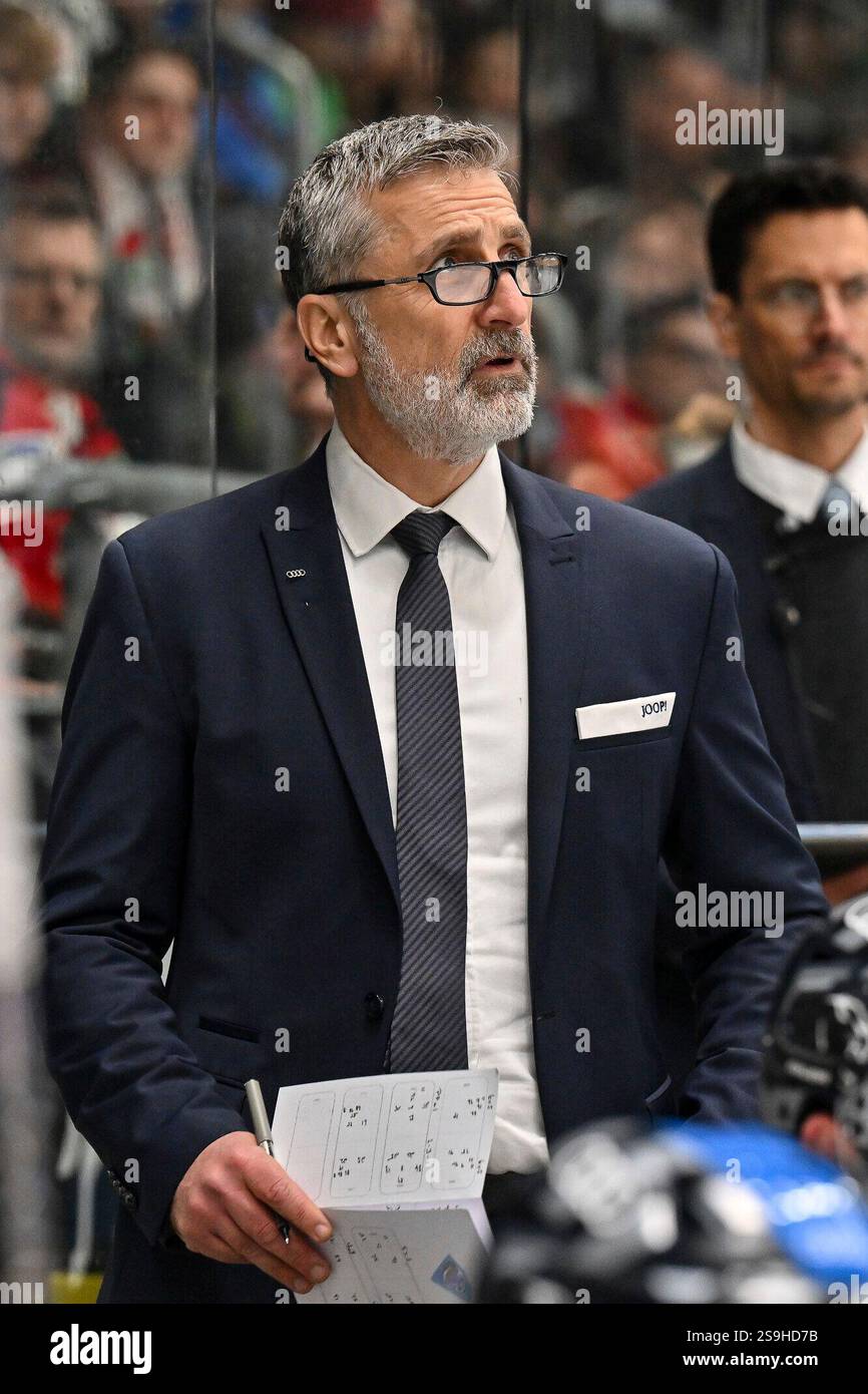 Im Bild Mark FRENCH Headcoach ERC Ingolstadt / Freisteller / Einzelfoto ...
