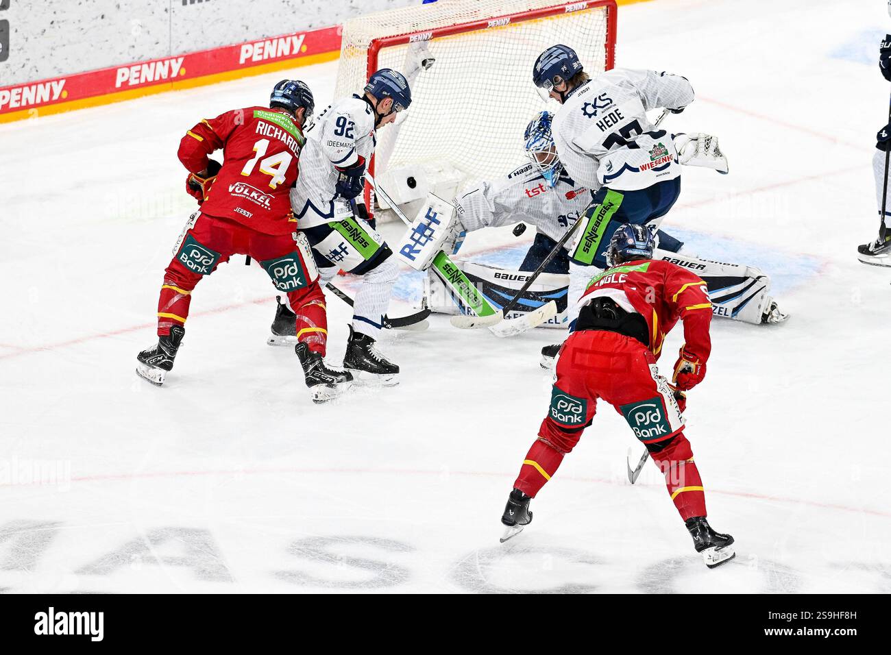 Eishockey DEL - 24/25 - 40. Spieltag: Düsseldorfer EG vs Straubing ...