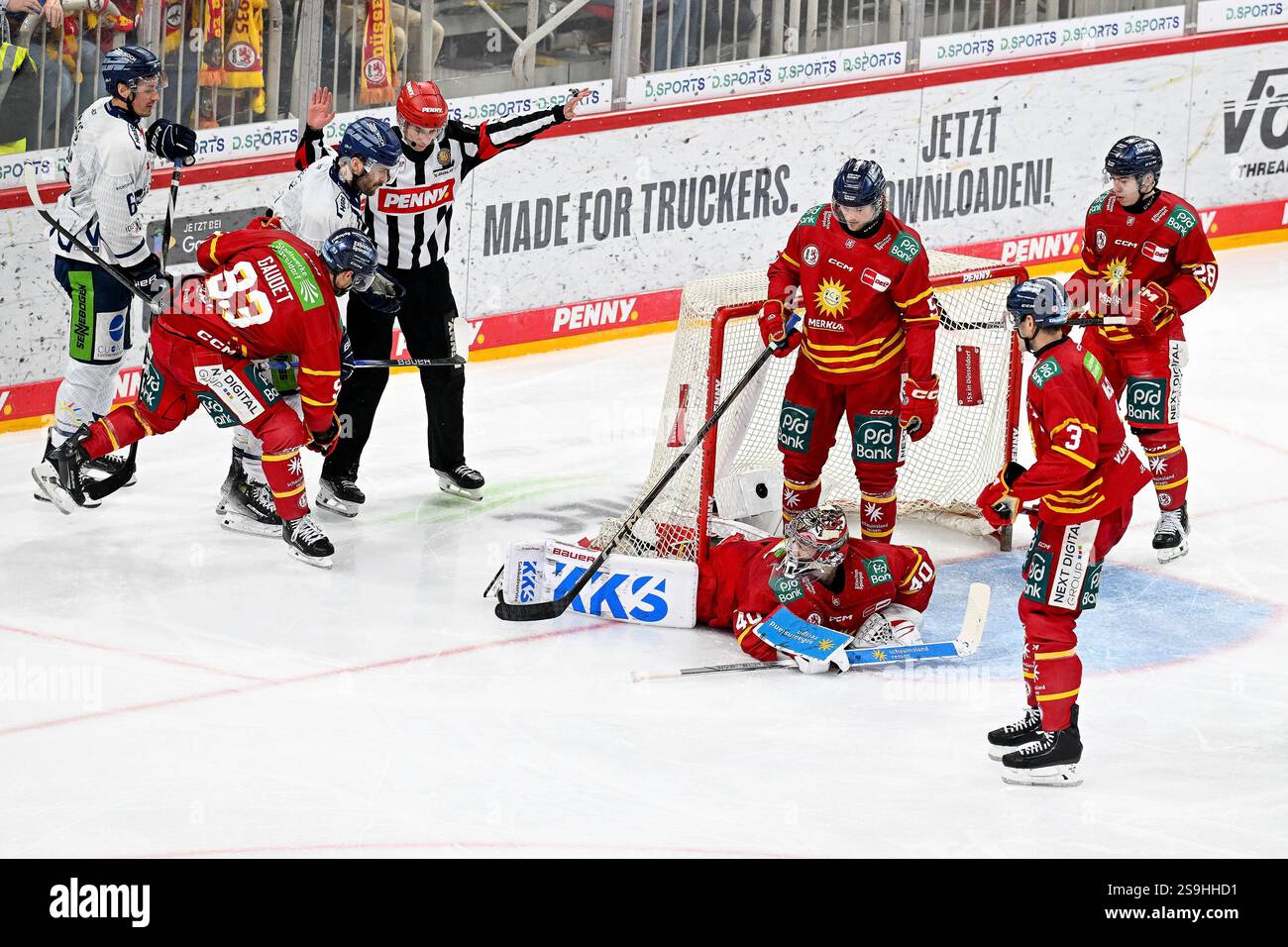 Eishockey DEL - 24/25 - 40. Spieltag: Düsseldorfer EG vs Straubing ...