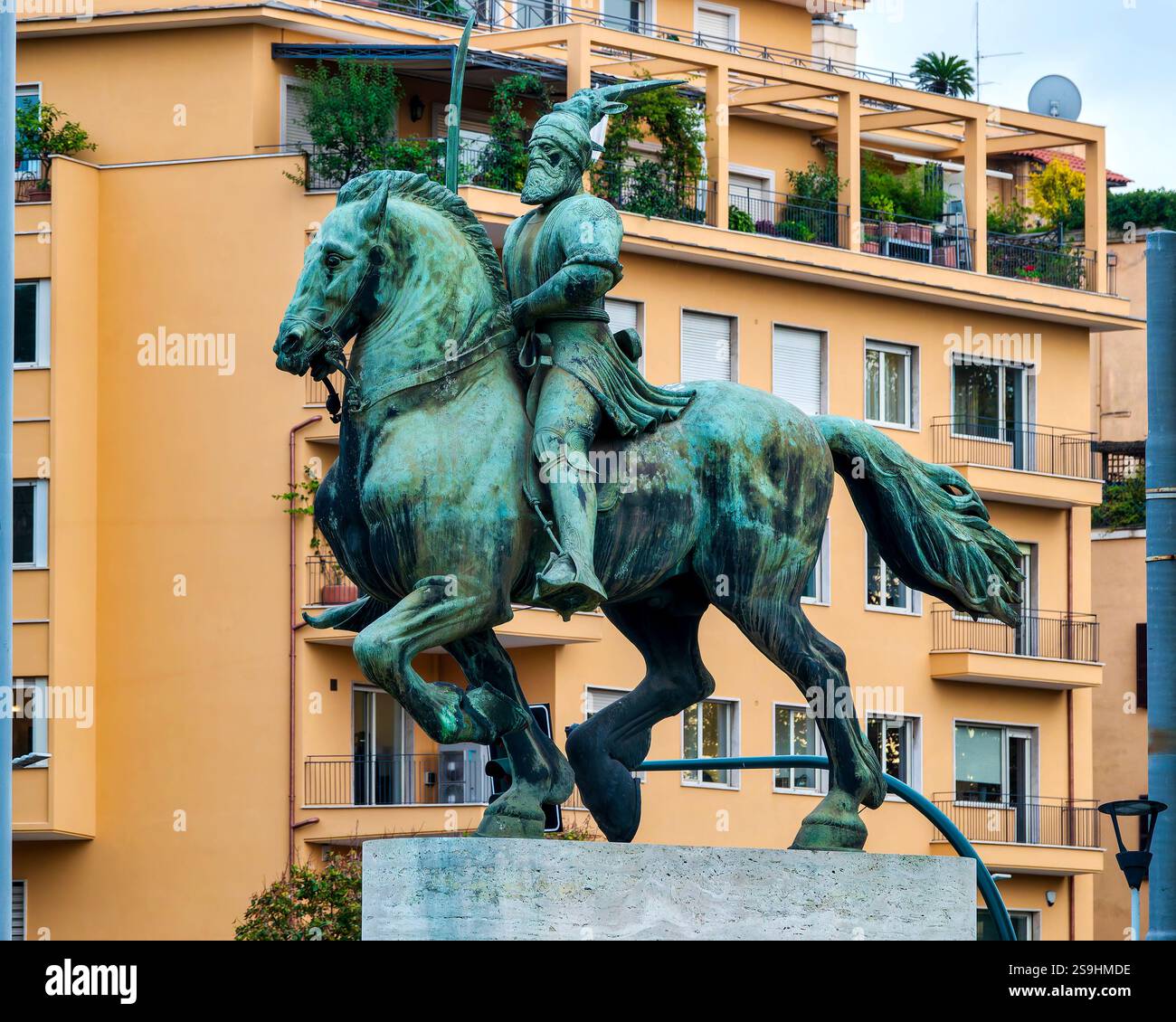 The bronze equestrian statue of Giorgio Castriota Scanderbeg, crafted ...