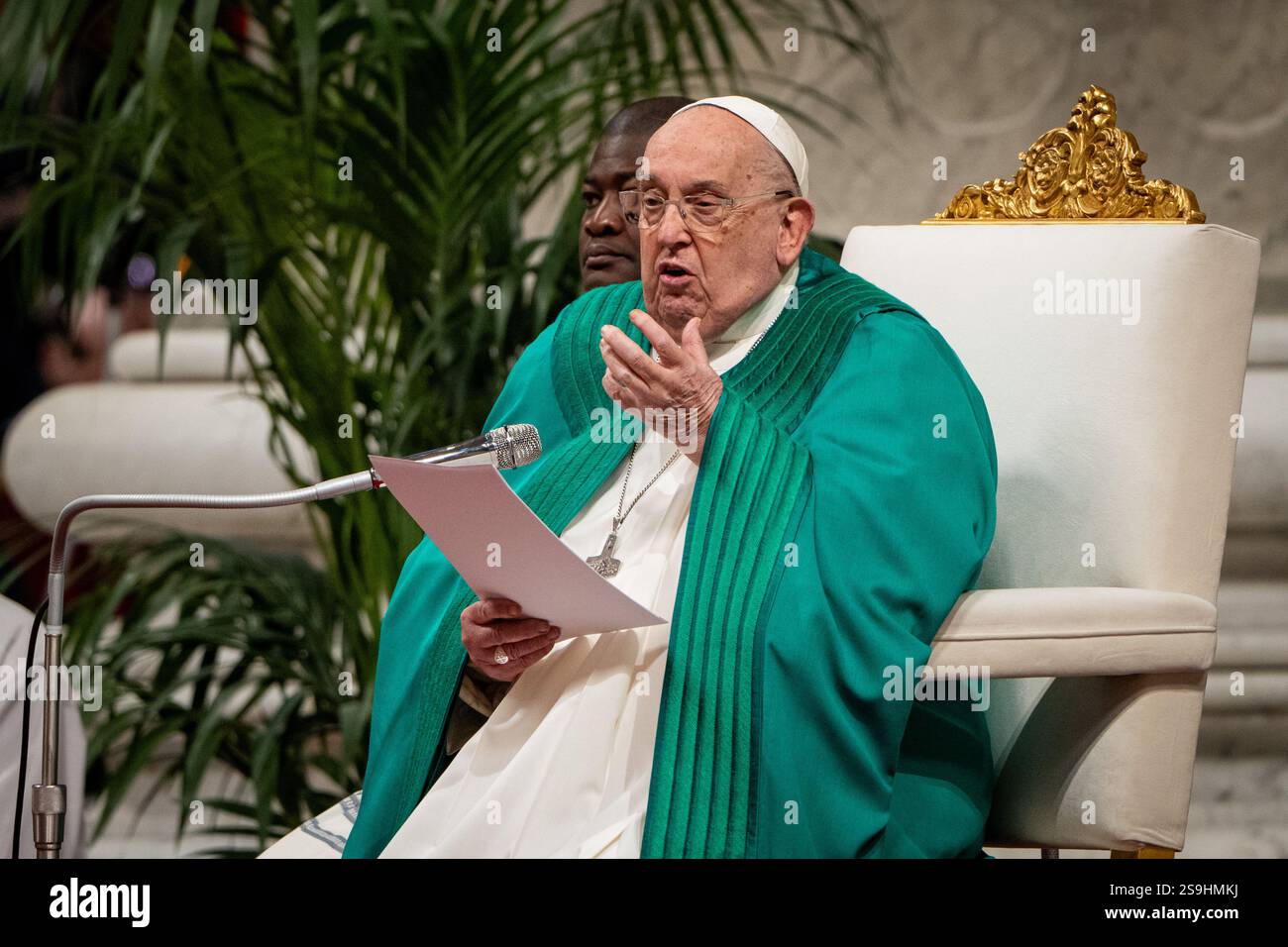 Pope Francis delivers his speech during the Mass on the Sunday of the ...