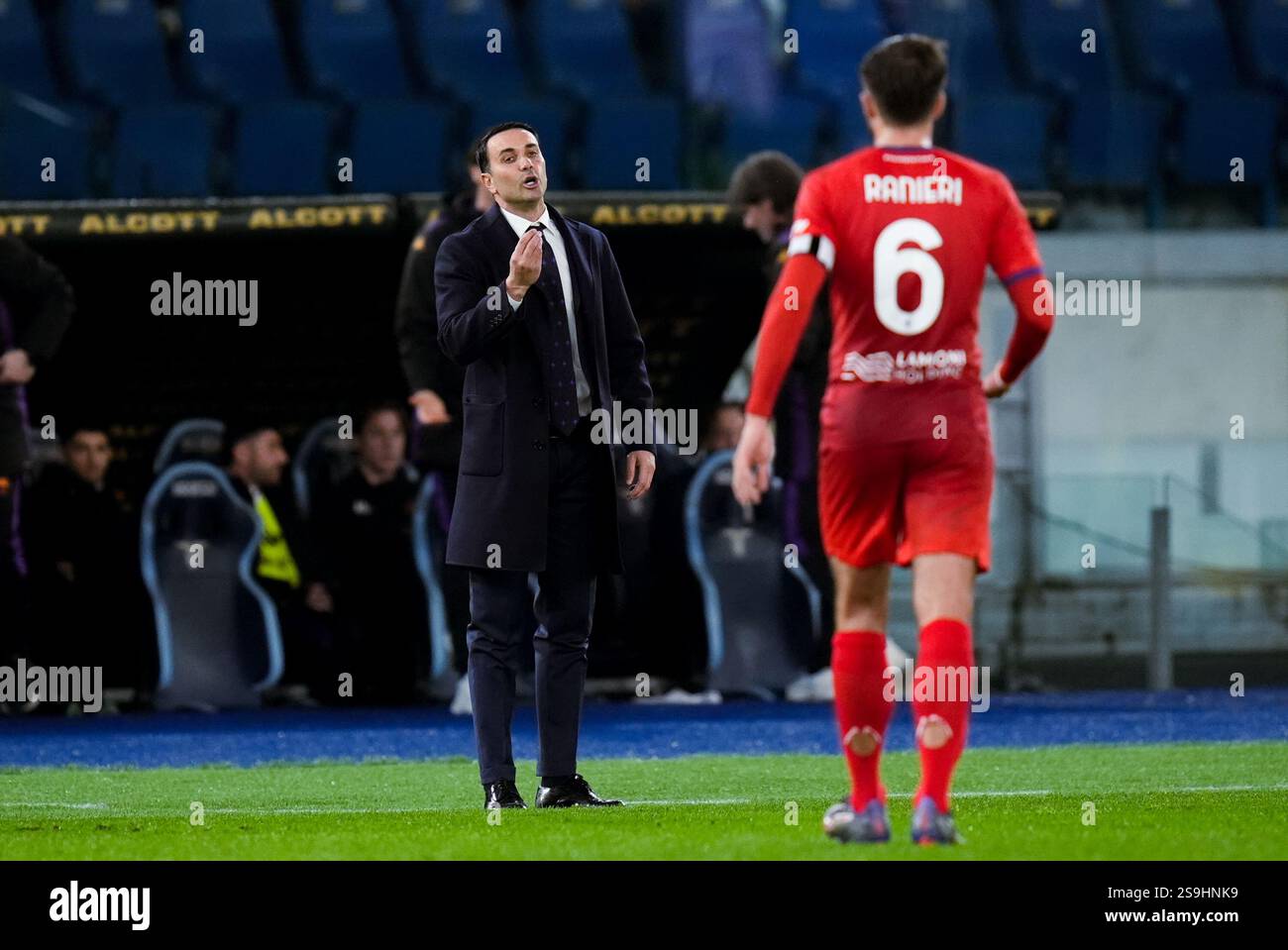 Raffaele Palladino head coach of ACF Fiorentina gestures during the ...