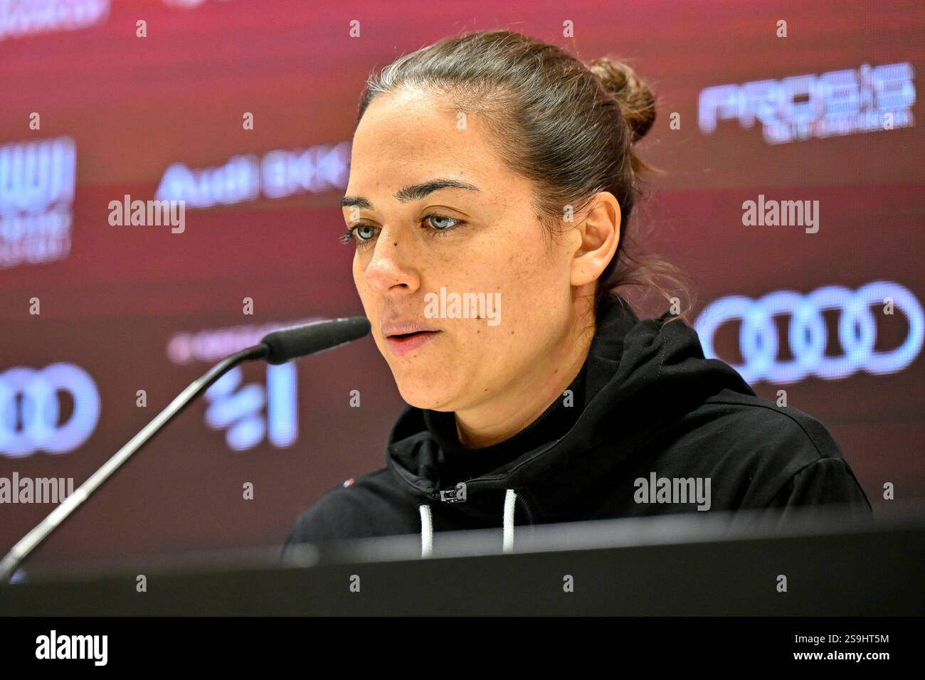 Trainerin Sabrina Wittmann (FC Ingolstadt) auf der PK, Pressekonferenz ...