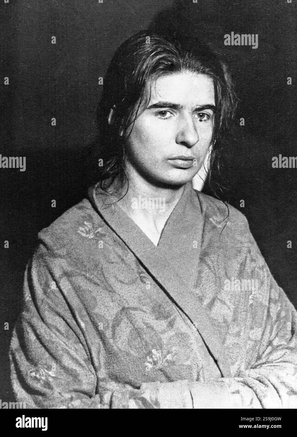 Léa Papin (1911 – 2001) who along with Christine Papin were two French ...