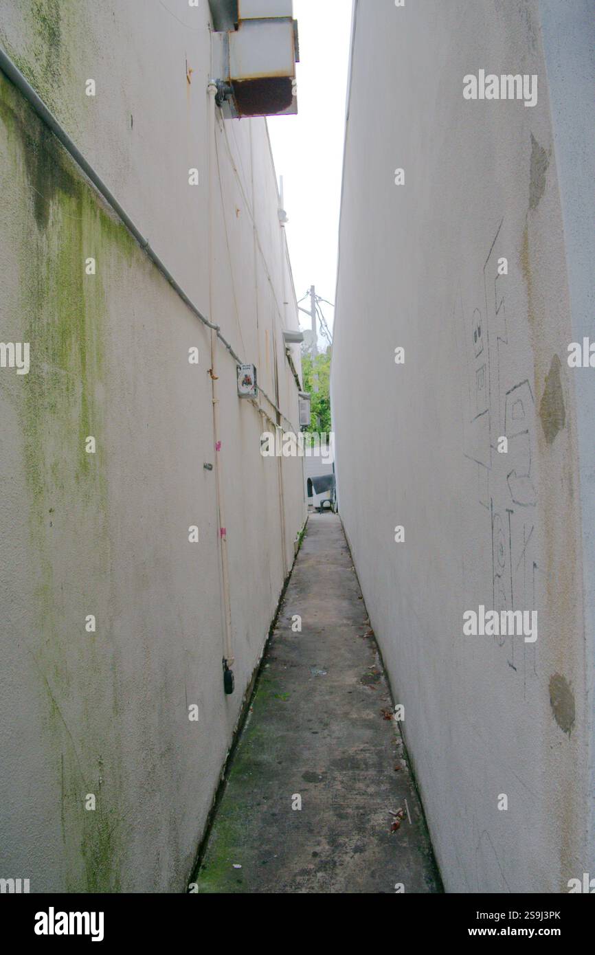 Small back alley in hi-res stock photography and images - Alamy