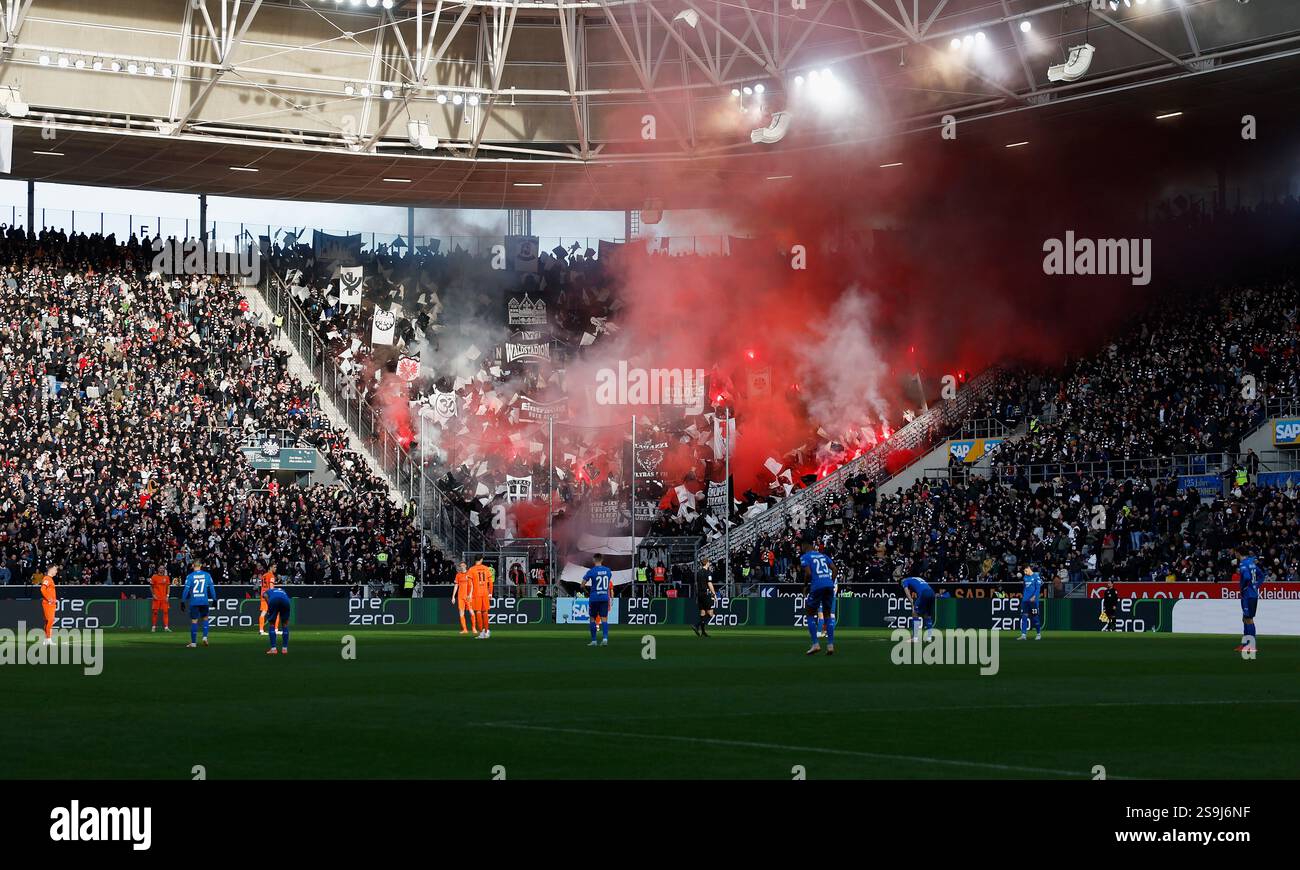 v.l.: Pyro, Pyrotechnik, Rauchtöpfe, Bengalos, Feuerwerkskoerper, im ...