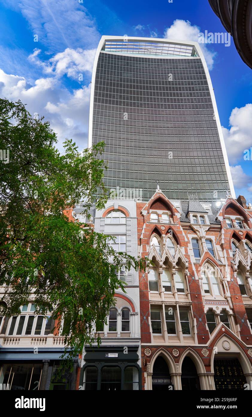 Sky Garden, Eastcheap, Buildings of the financial district, London ...