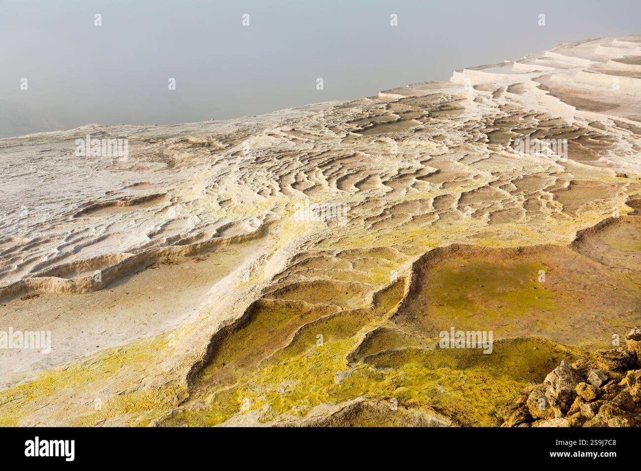 White terraced baths of Pamukkale thermal springs, Turkey Stock Photo ...