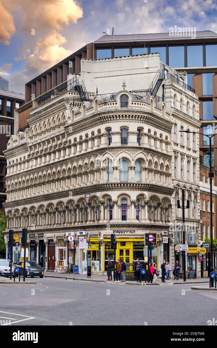 Snappy Snaps, Albert Buildings, Queen Victoria St, London, England, UK ...