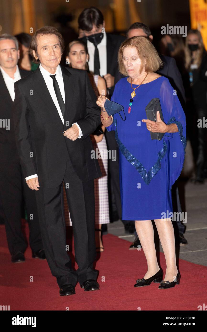 Raphael and wife Natalia Figeroa attends to "Raphaelismo" premiere ...