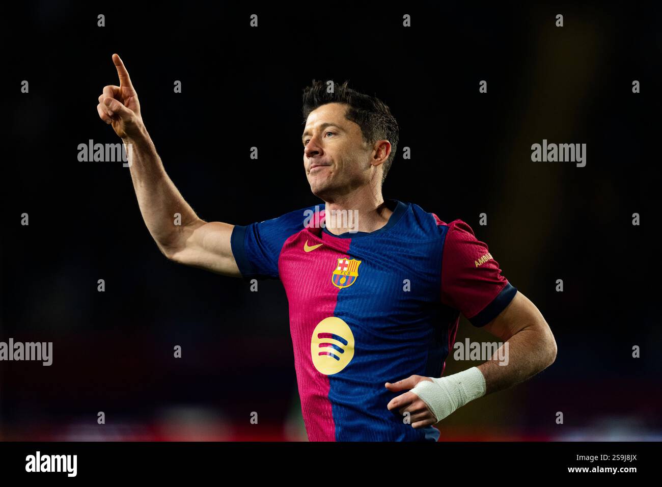 Robert Lewandowski (FC Barcelona) celebrates after scoring during La ...