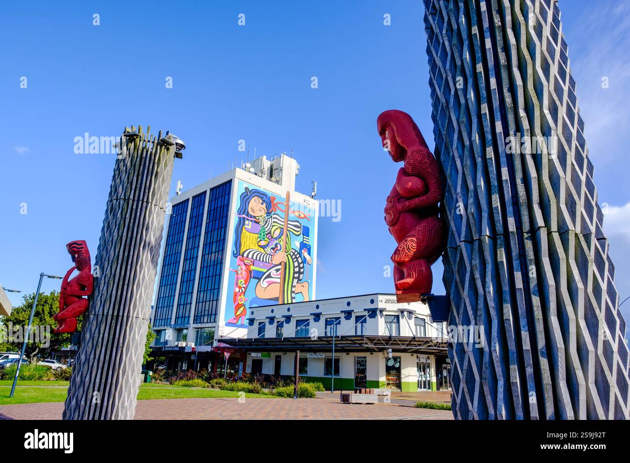 Maori wood carvings and art mural by painter Xoë Hall (Kāi tahu ...