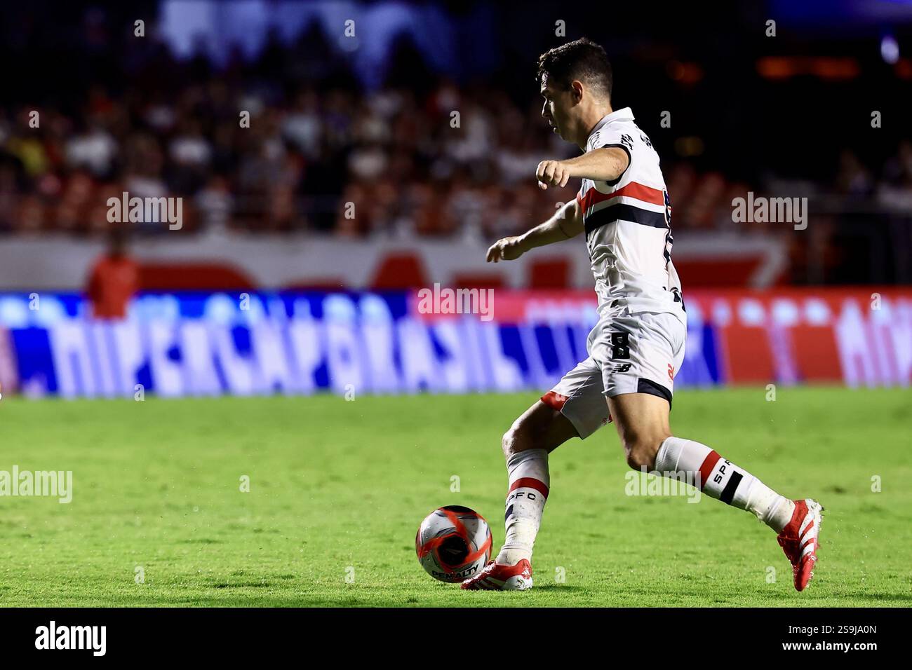 SP - SAO PAULO - 01/26/2025 - PAULISTA 2025, SAO PAULO x CORINTHIANS - Oscar player of Sao Paulo ...