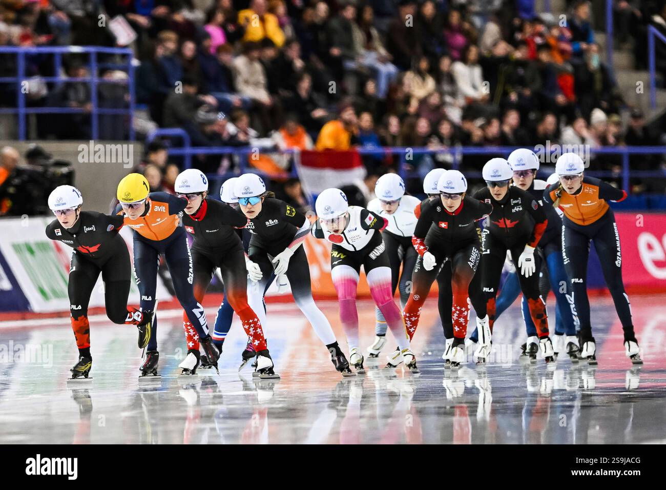 CALAGARY, AB - JANUARY 26: Start of the Mass Start Women Division A ...