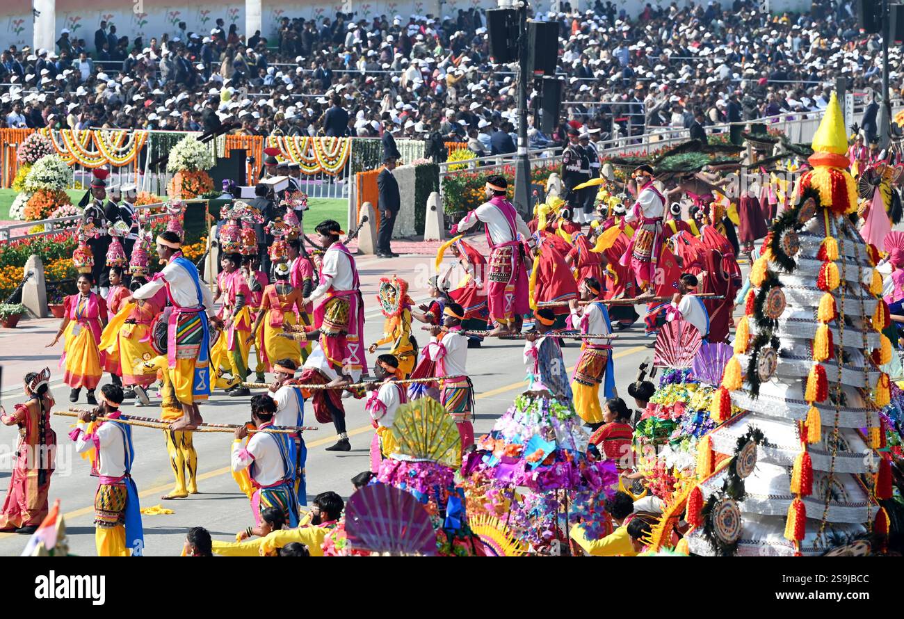 NEW DELHI, INDIA - JANUARY 26: More than 5000 Artists giving a cultural ...