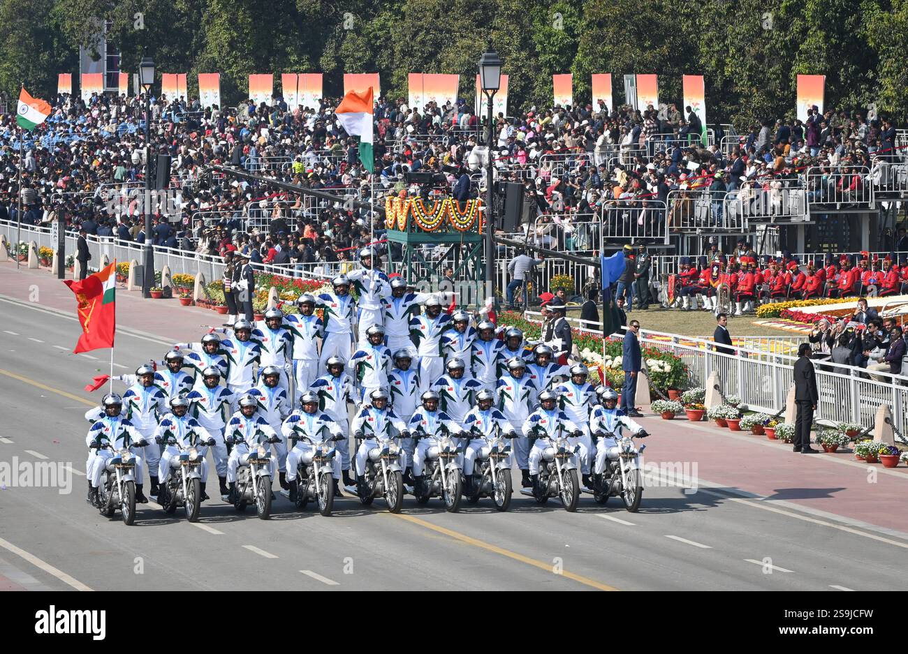 NEW DELHI, INDIA - JANUARY 26: Indian Army's Dare Devils makes the ...