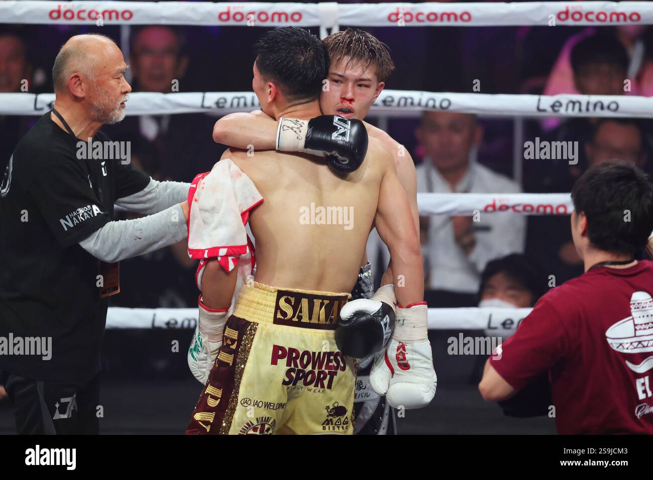 (L to R) Shoki Sakai, Jin Sasaki (JPN), JANUARY 24, 2025 - Boxing : OPBF & WBO Asia Pacific ...