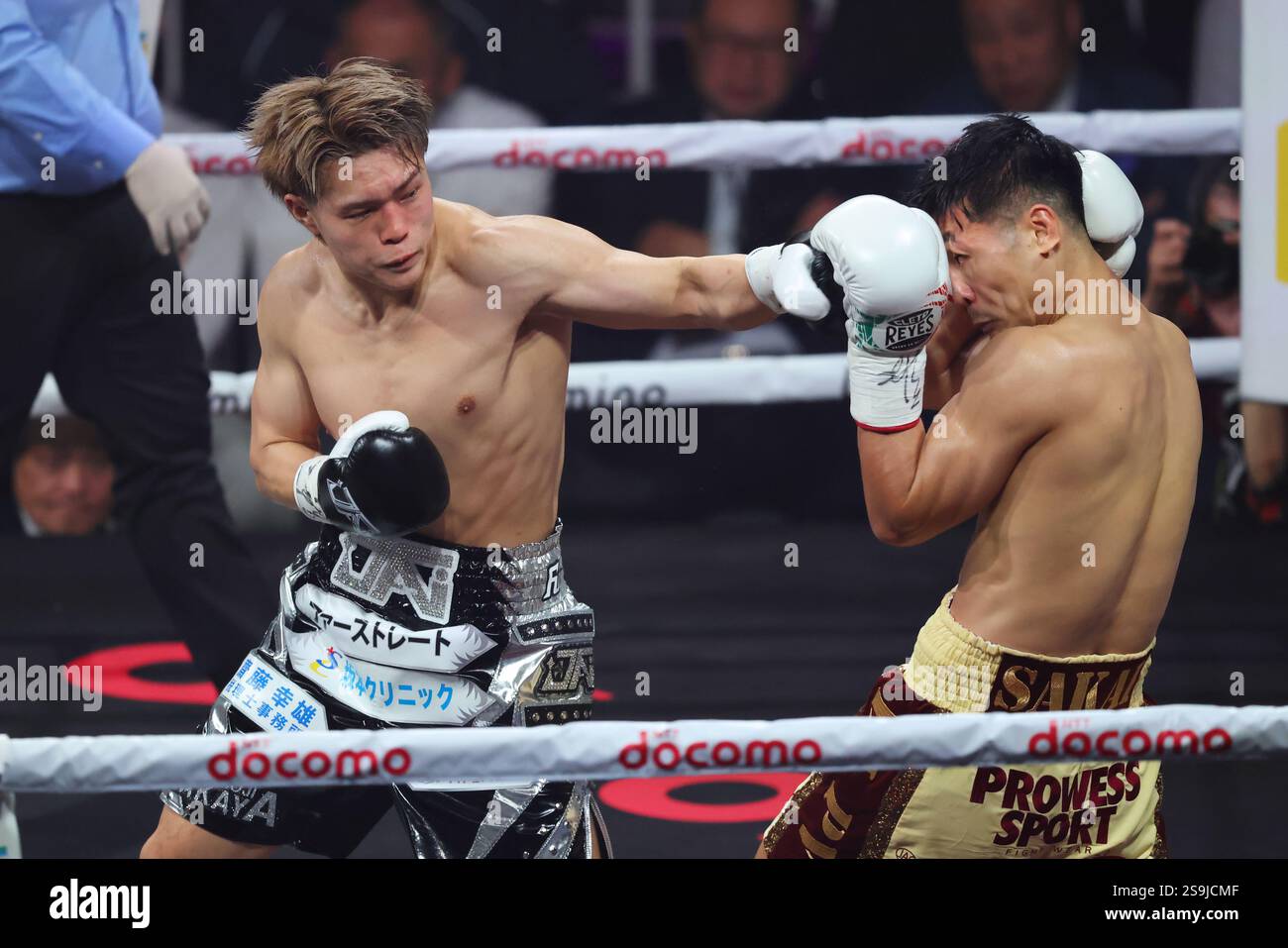 (L to R) Jin Sasaki, Shoki Sakai (JPN), JANUARY 24, 2025 - Boxing : OPBF & WBO Asia Pacific ...