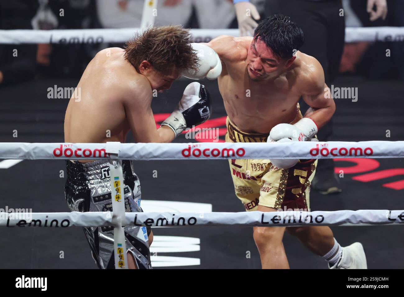 (L to R) Jin Sasaki, Shoki Sakai (JPN), JANUARY 24, 2025 - Boxing : OPBF & WBO Asia Pacific ...