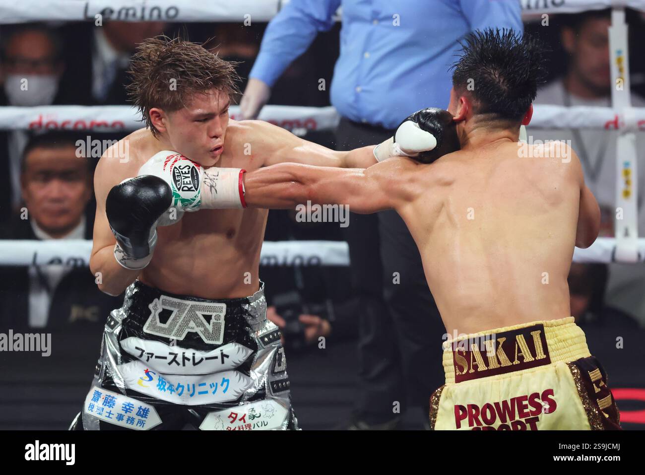 (L to R) Jin Sasaki, Shoki Sakai (JPN), JANUARY 24, 2025 - Boxing : OPBF & WBO Asia Pacific ...