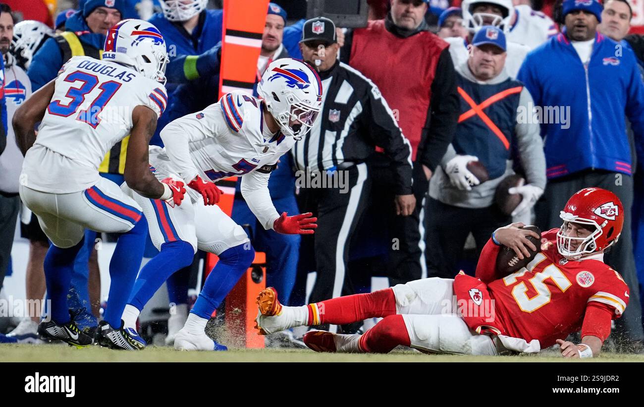 Kansas City Chiefs quarterback Patrick Mahomes (15) slides after ...
