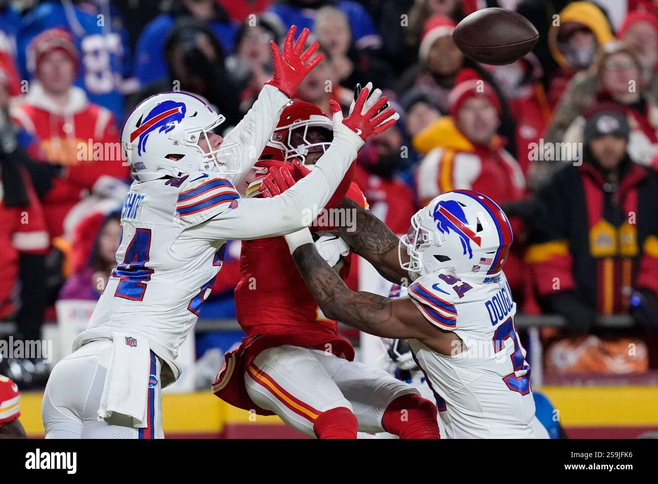 Kansas City Chiefs wide receiver Xavier Worthy (1) works for a catch ...