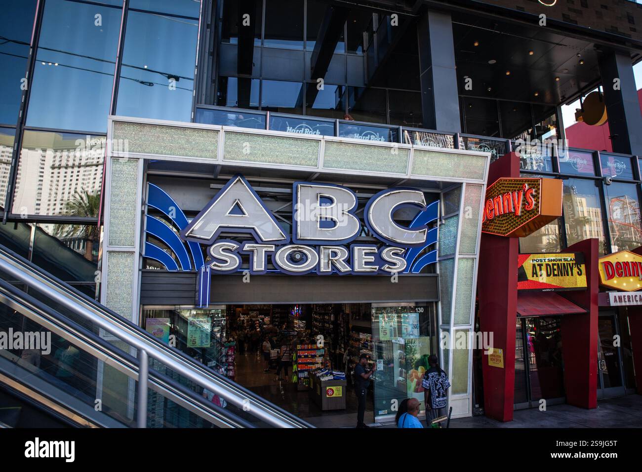 LAS VEGAS - AUGUST 18, 2024: The ABC Stores logo adorns a convenience shop facade in las vegas ...