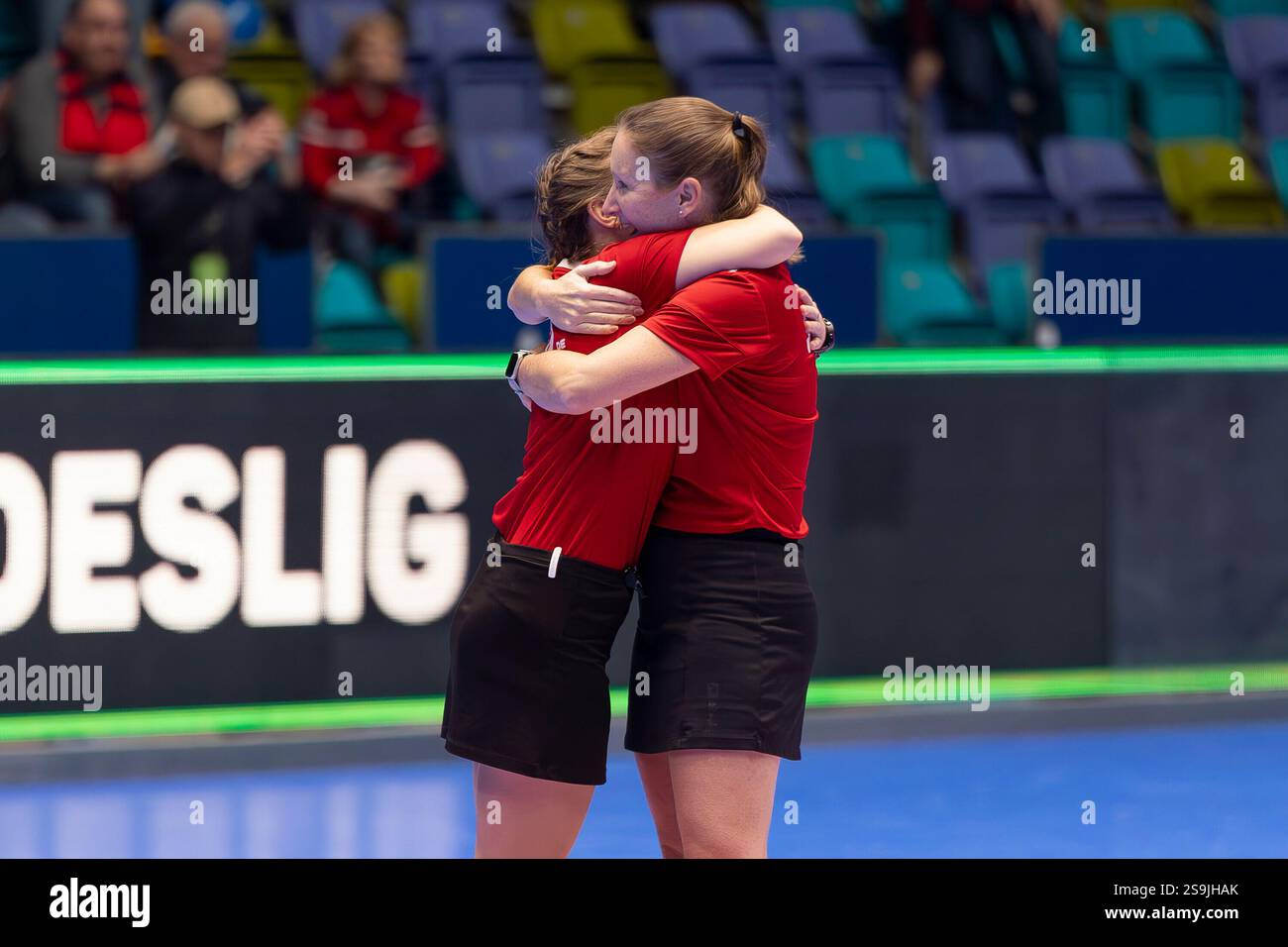 Schiedsrichterinnen Michelle Meister & Teresa Lipsky Mannheimer HC - D ...