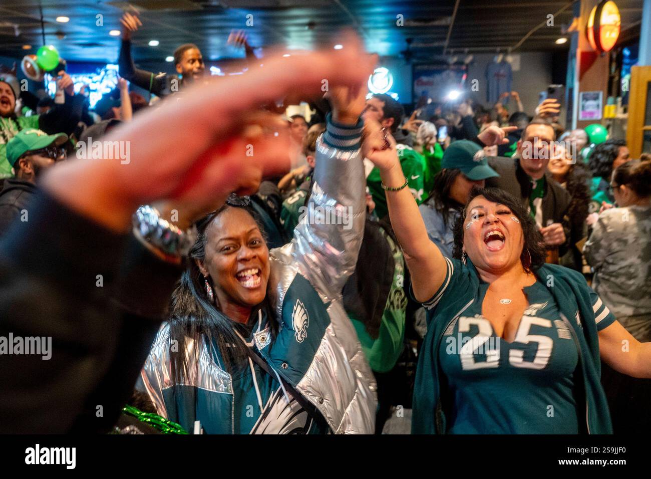 Philadelphia Eagles fans celebrate at Reale's Sports Restaurant & Bar ...