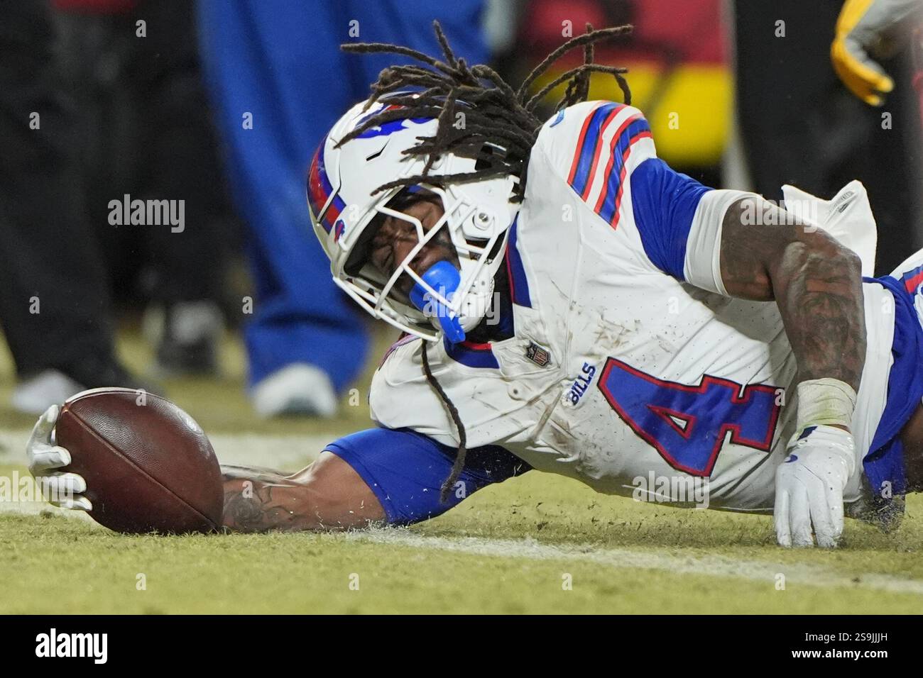 Buffalo Bills running back James Cook (4) scores on a 1-yard run during ...