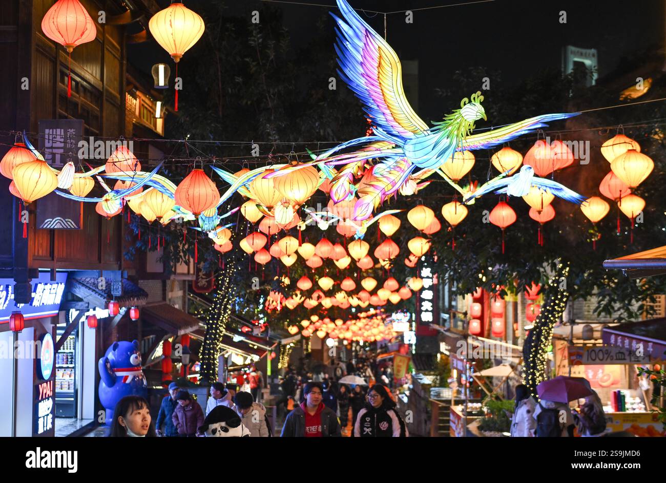 **CHINESE MAINLAND, HONG KONG, MACAU AND TAIWAN OUT** Tourists enjoy ...