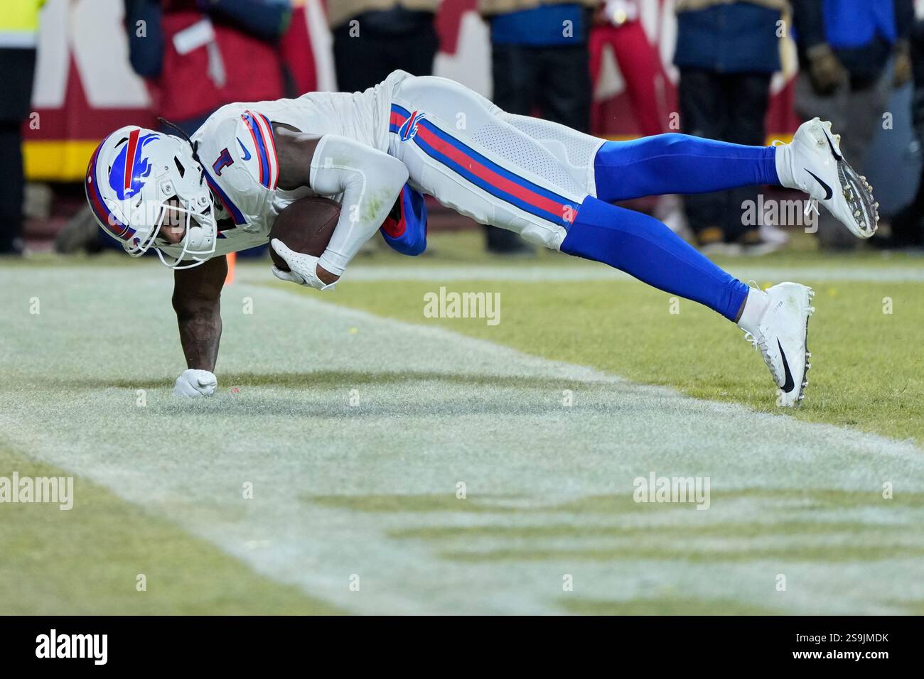 Buffalo Bills wide receiver Curtis Samuel catches a touchdown pass ...