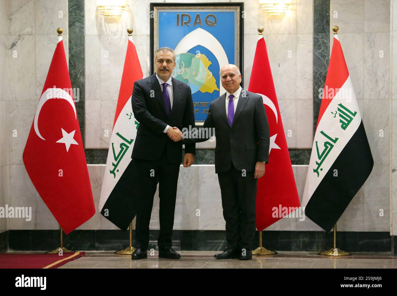 (250127) -- BAGHDAD, Jan. 27, 2025 (Xinhua) -- Iraqi Foreign Minister ...