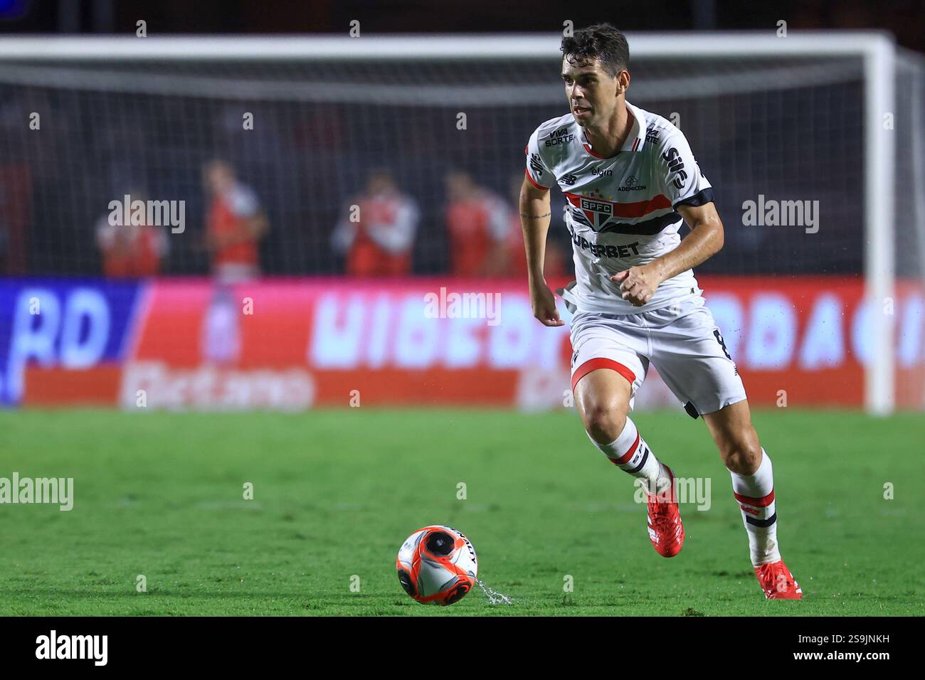 SP - SAO PAULO - 01/26/2025 - PAULISTA 2025, SAO PAULO x CORINTHIANS - Oscar player of Sao Paulo ...