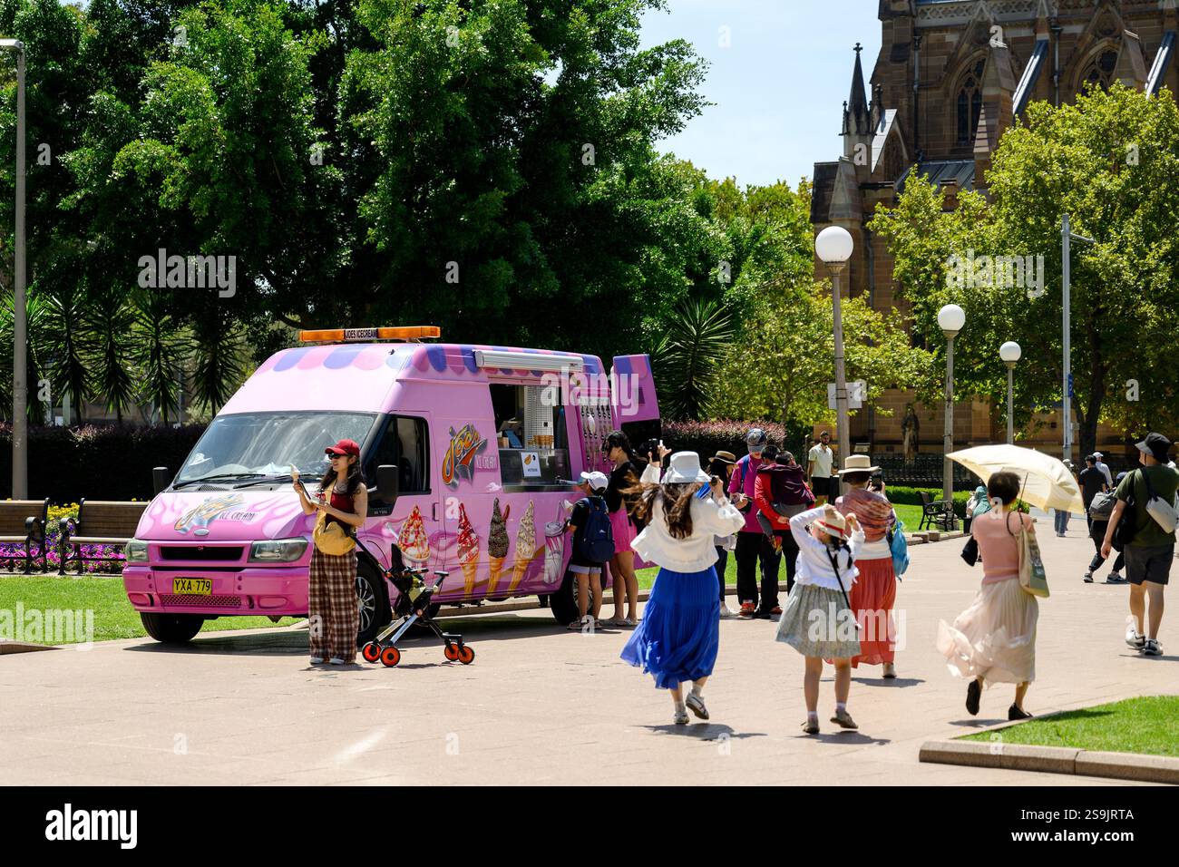 Sydney residents experience a heatwave at Hyde Park in Sydney, Monday ... Sydney residents experience a heatwave at Hyde Park in Sydney, Monday ...
