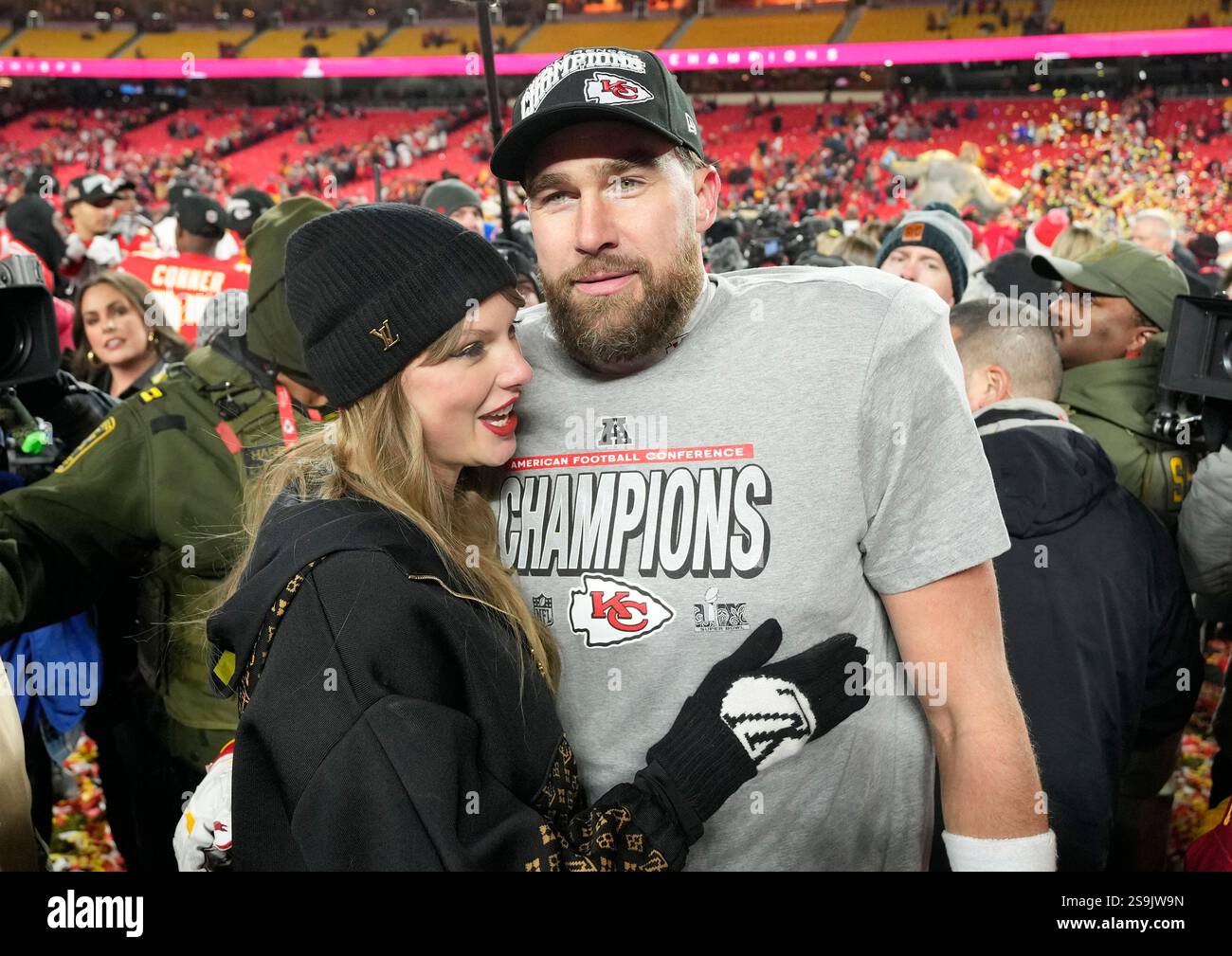 Travis kelce taylor swift 2025 hi-res stock photography and images - Alamy