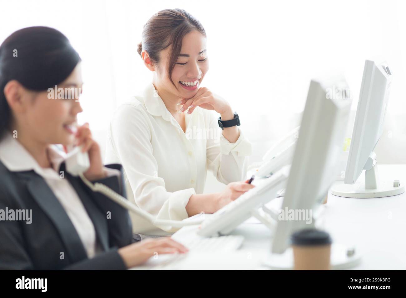 Call center profile woman hi-res stock photography and images - Alamy