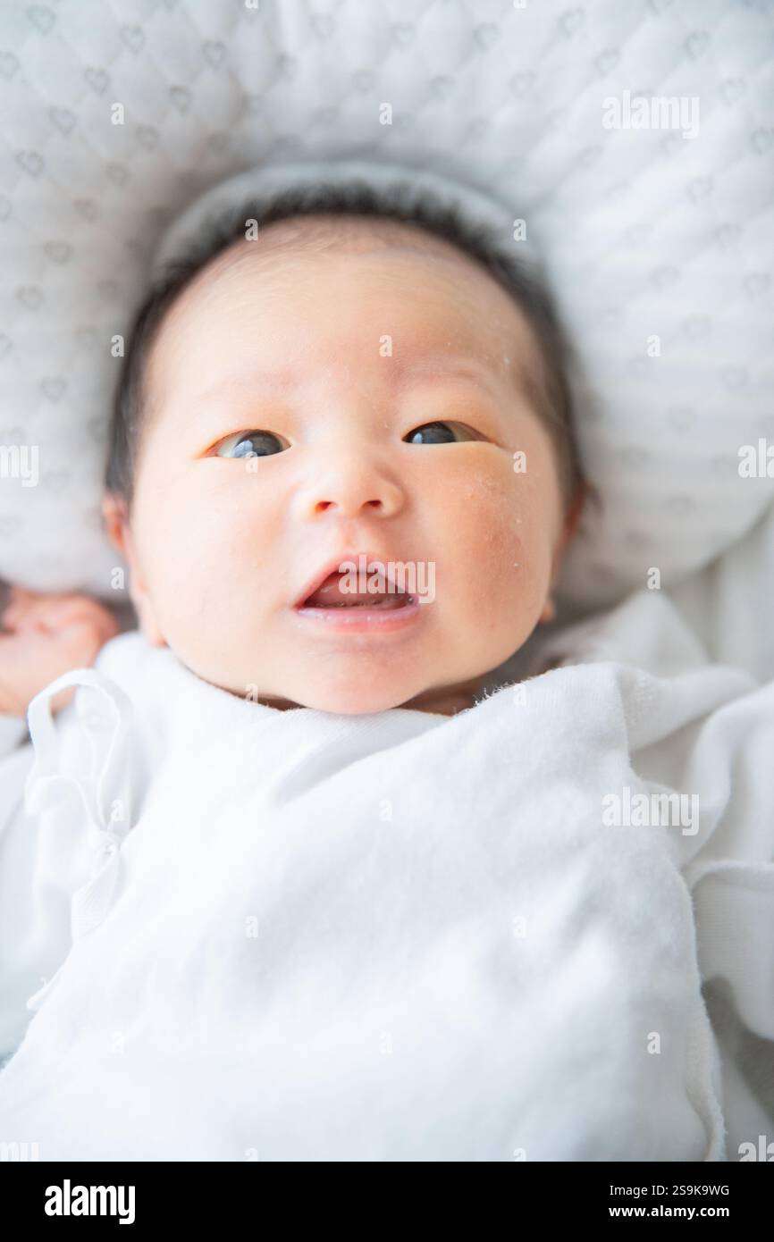 Newborn baby (0 years and 0 months Stock Photo - Alamy
