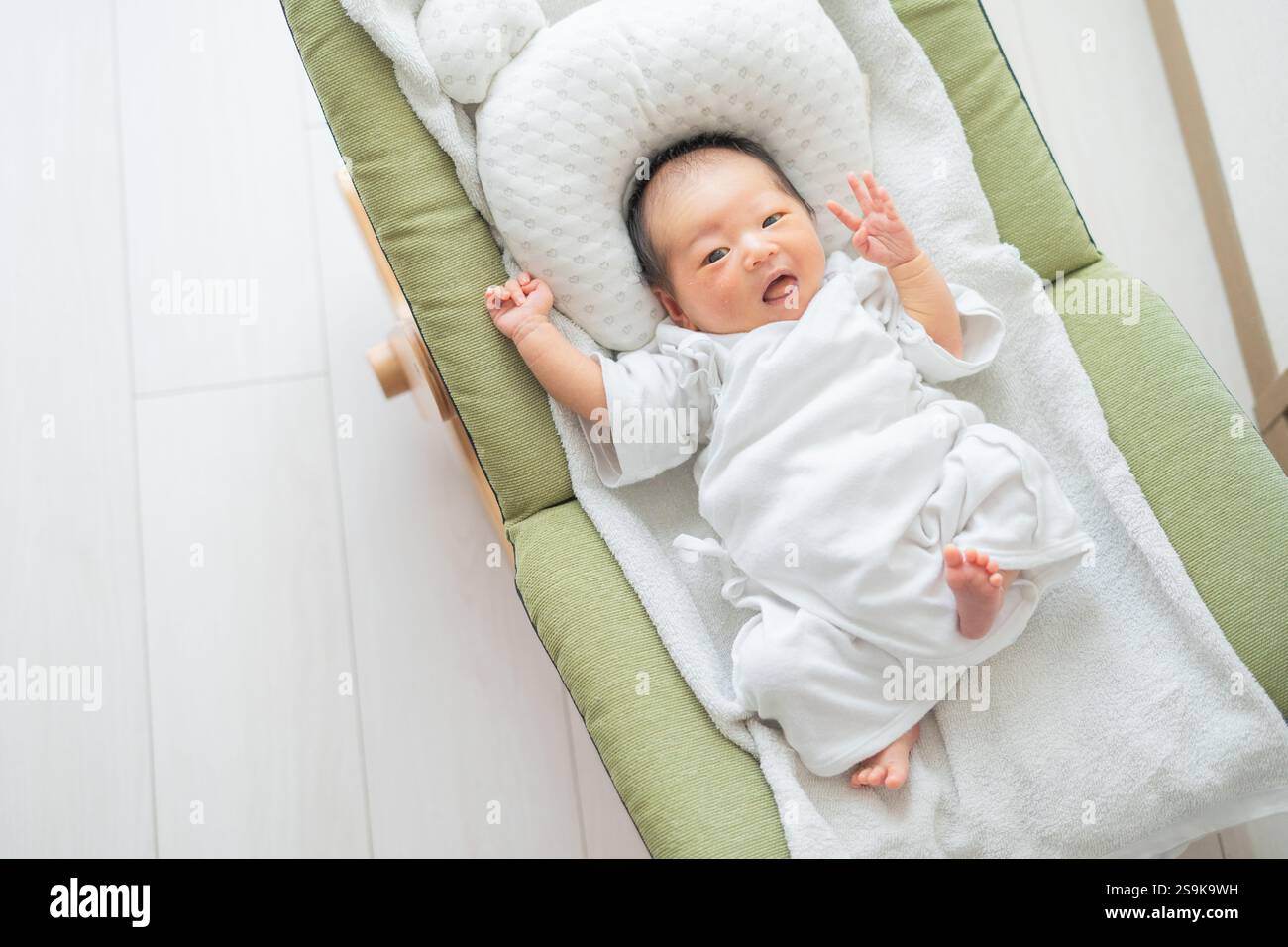 Newborn baby (0 years and 0 months Stock Photo - Alamy