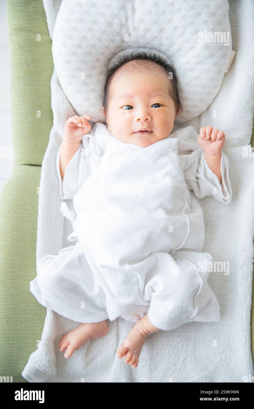 Newborn baby (0 years and 0 months Stock Photo - Alamy