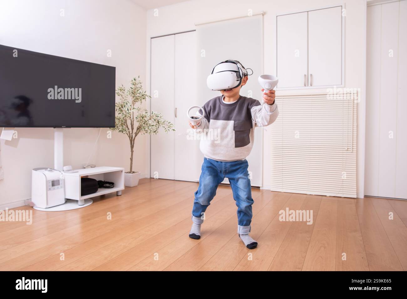 Children playing online games Stock Photo - Alamy