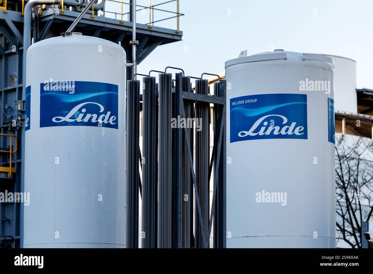 Linde plc logo hi-res stock photography and images - Alamy