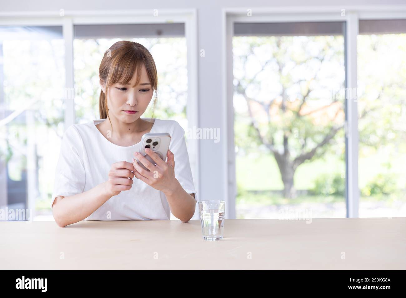 Woman in distress Stock Photo - Alamy