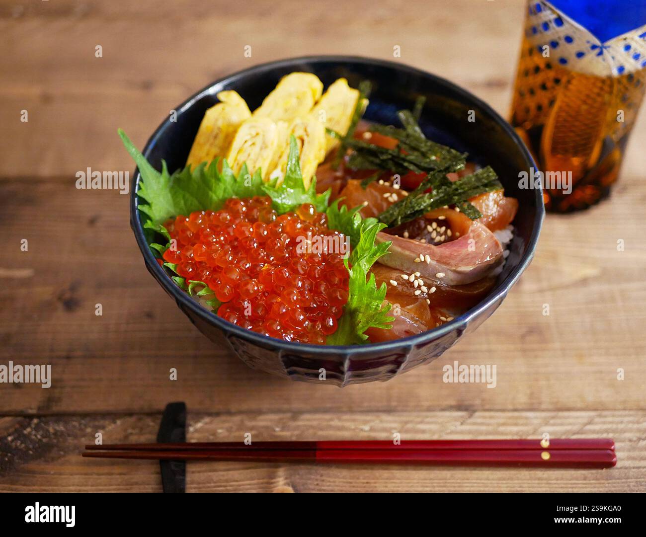 Seafood rice bowl, Kaisen don Stock Photo - Alamy