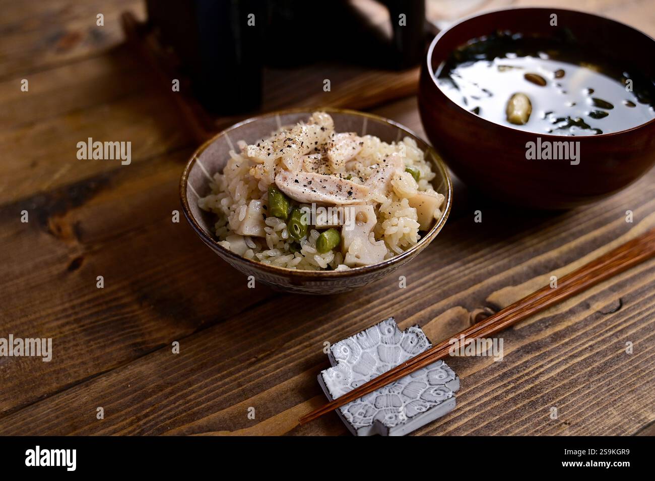 Rice with chicken wings and wakame seaweed soup Stock Photo - Alamy