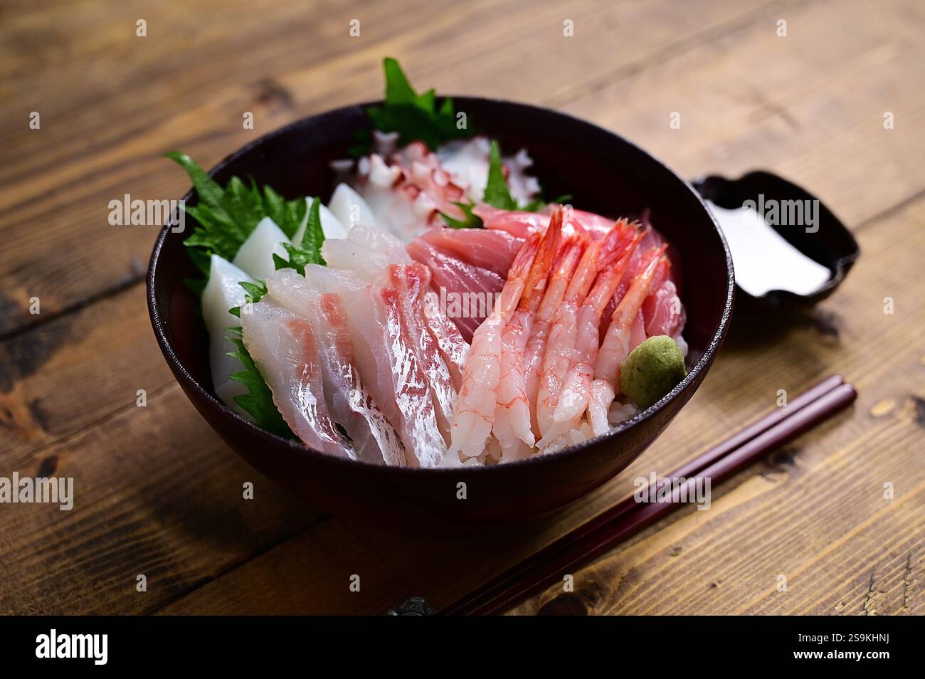 Seafood rice bowl, Kaisen don Stock Photo - Alamy